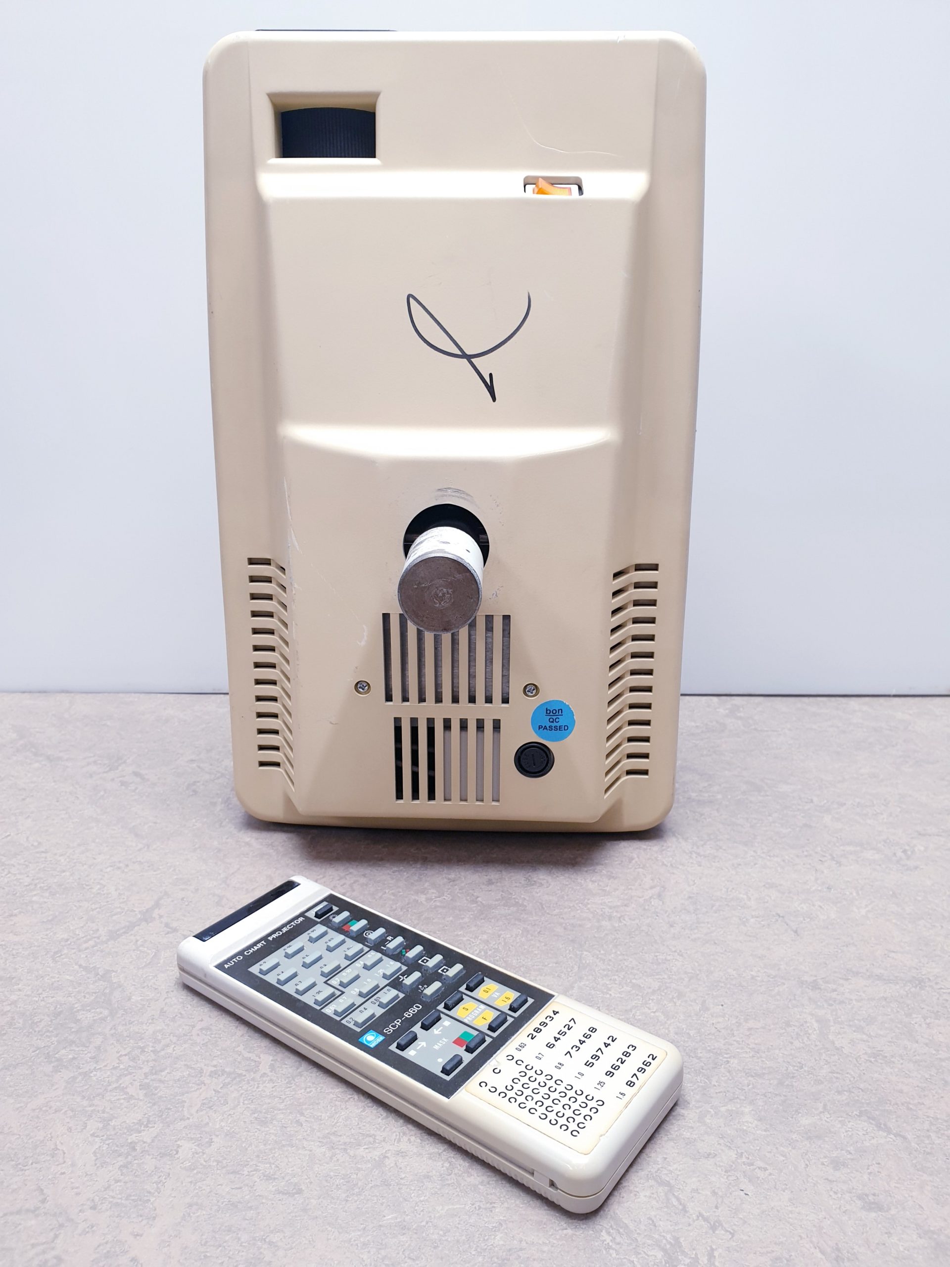 Nidek SCP 660 Augentestgerät Sehtestgerät Sehzeichenprojektor – MTC ...