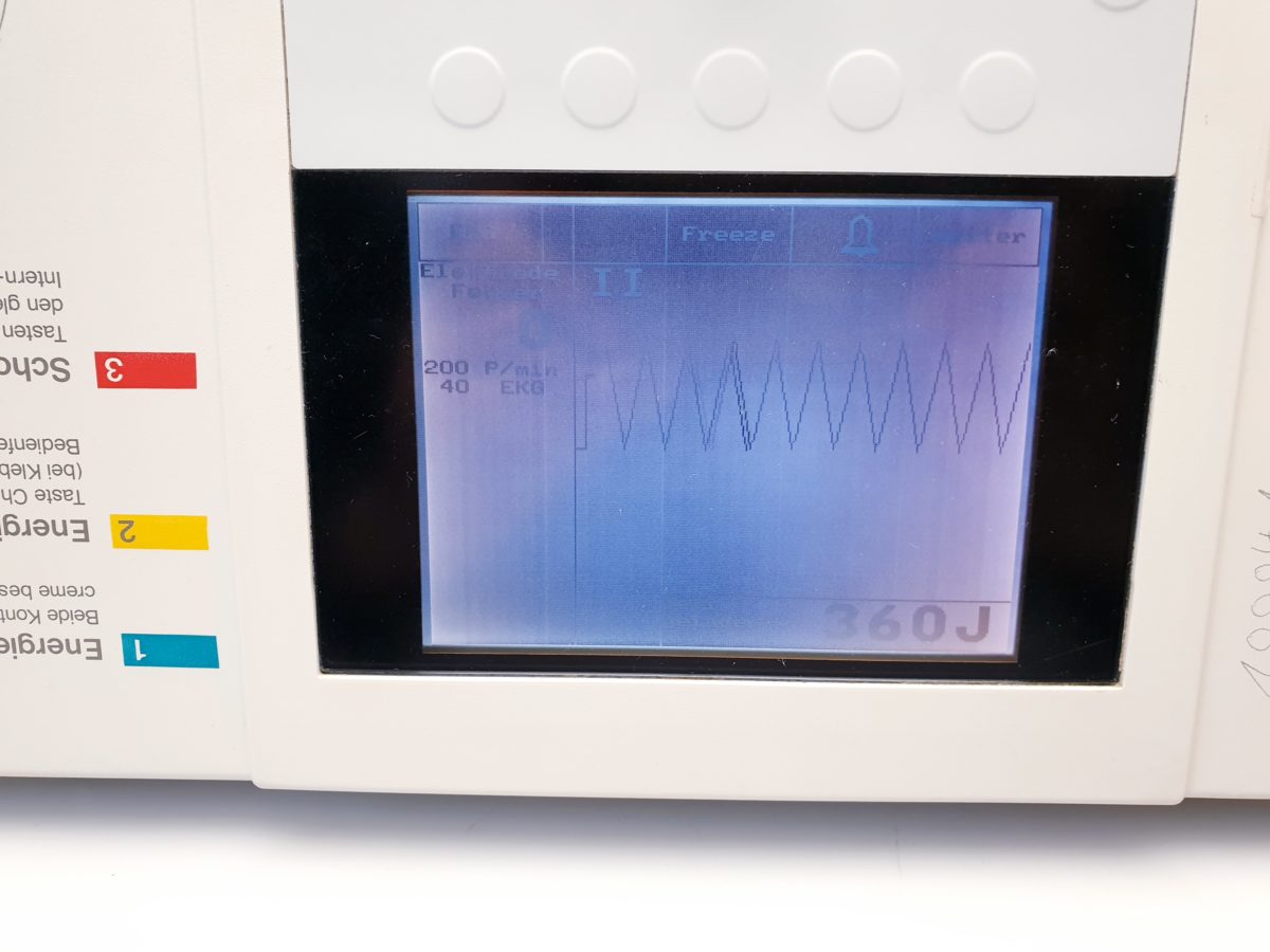 GE Hellige Cardioserv Defibrillator Hellige Cardioserv Defibrillator ...