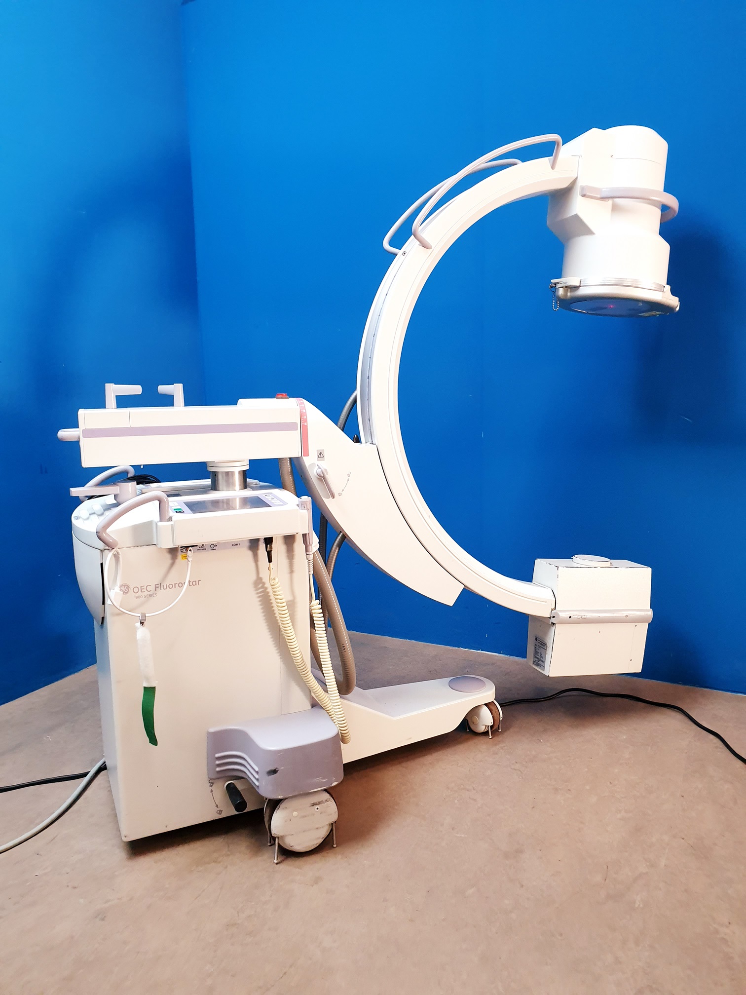 GE OEC 7900 Fluorostar C Arm – C Bogen mit 02 Monitorwagen – MTC ...