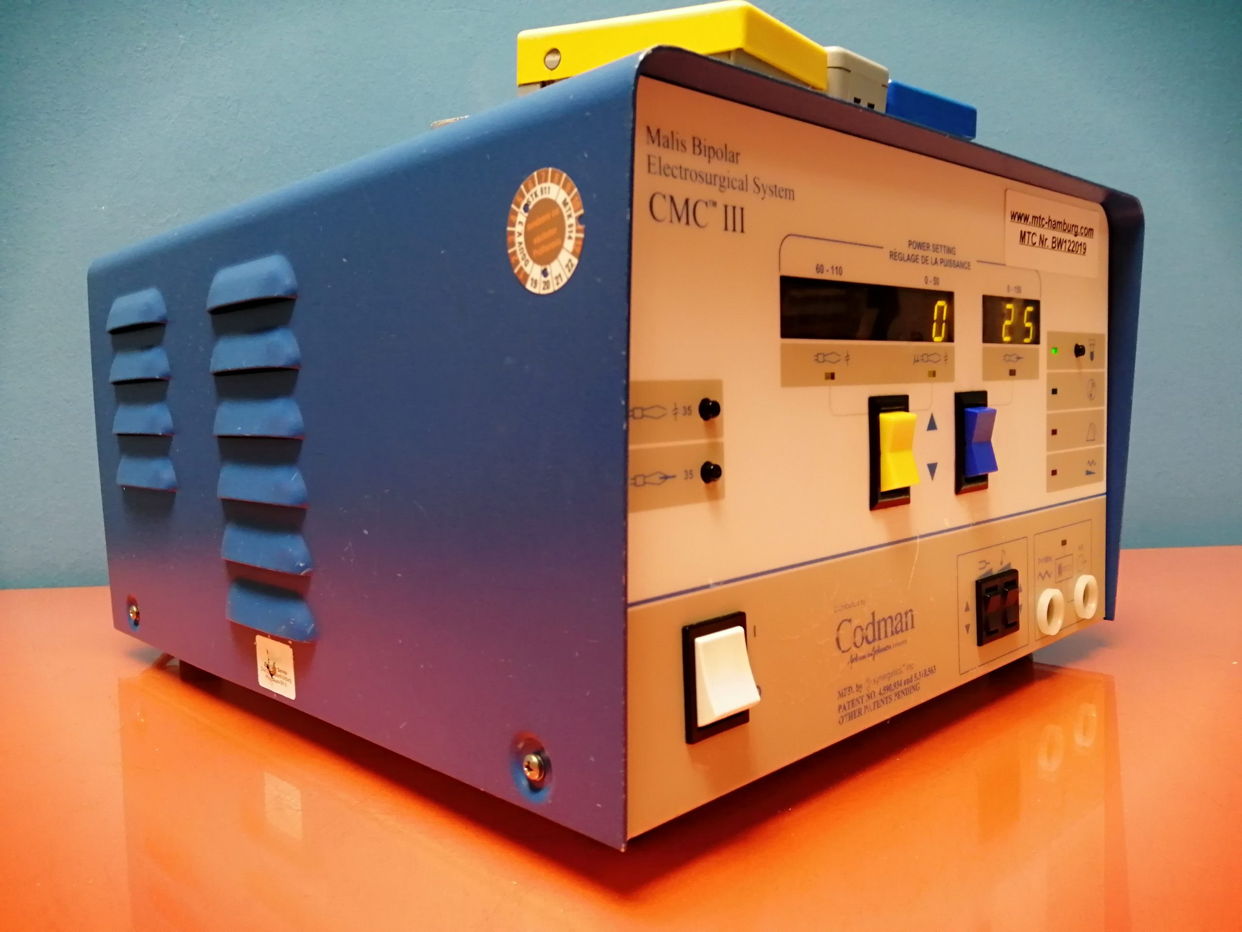Johnson Johnson CODMAN Malis bipolar HF Chirurgiegerät Electrosurgical CMC III Mikro Koagulator ...